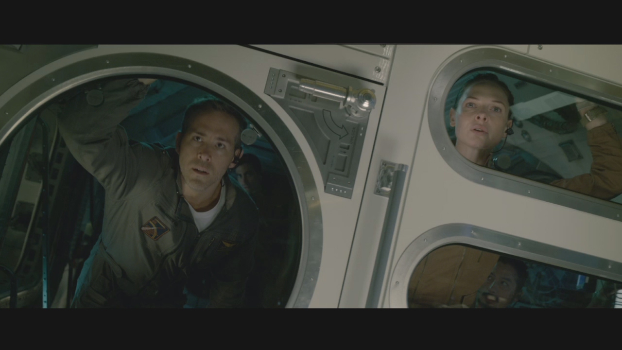 The End of Earth Begins in Space in New “Life” Trailer | ReZirb